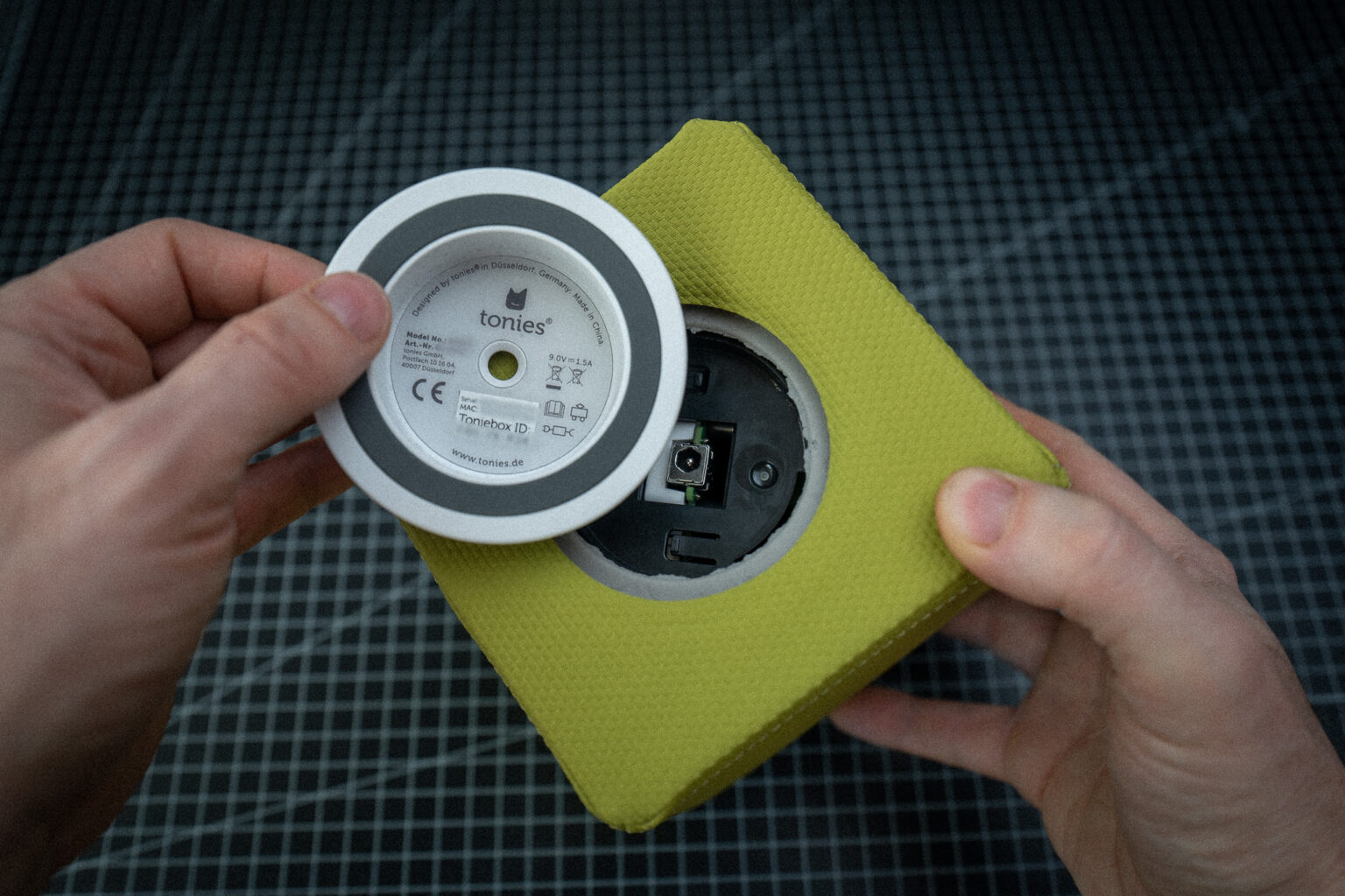 Hacking the Toniebox - KinderWelt